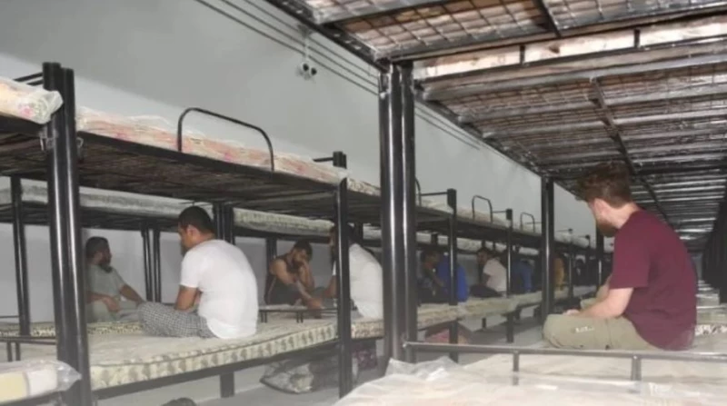 1,000 Expats Await Deportation | Kuwait Local News