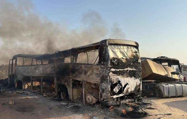 4 Vehicles Caught Fire In The Salmi Area | Kuwait Local News
