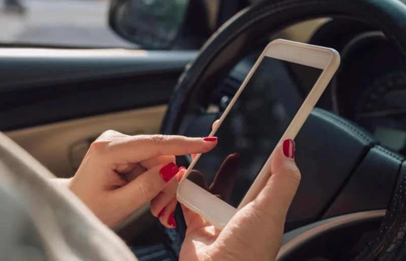 KD 75 Fine For Using Handheld Devices While Driving In Kuwait | Kuwait ...