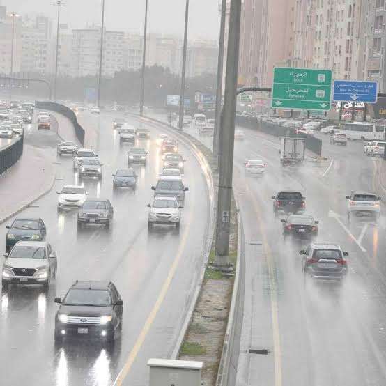 Rain And Ice Flakes Cause Traffic Jams | Kuwait Local News